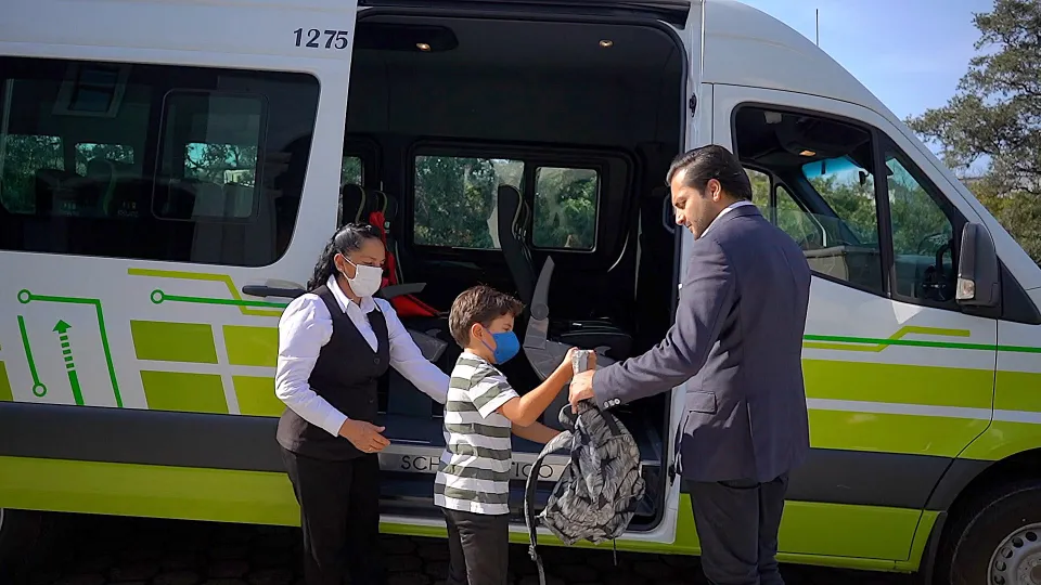 Nosotros Scholastico